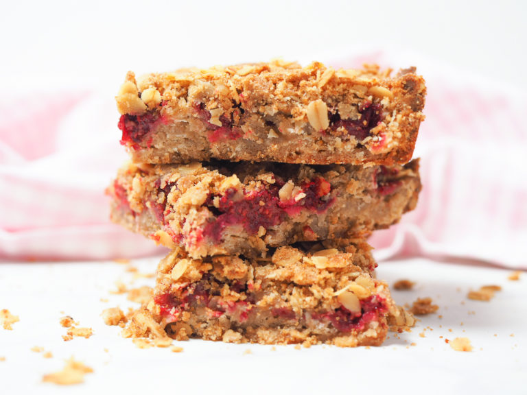 Raspberry Crumble Slice – Like A Vegan